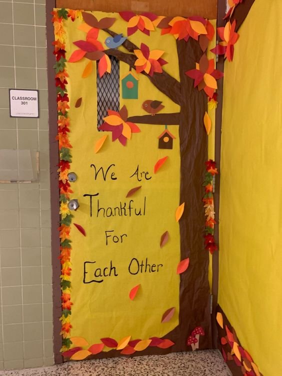 Thanksgiving Classroom Door And Bulletin Boards - RecipeMagik